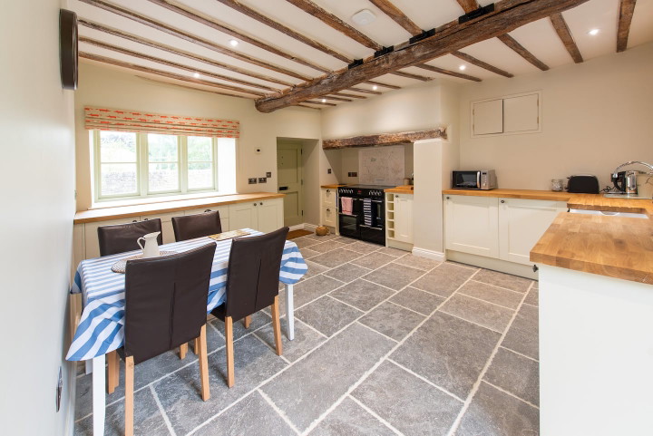 Beautiful Grade Ii Listed Barn Conversion - Leicestershire