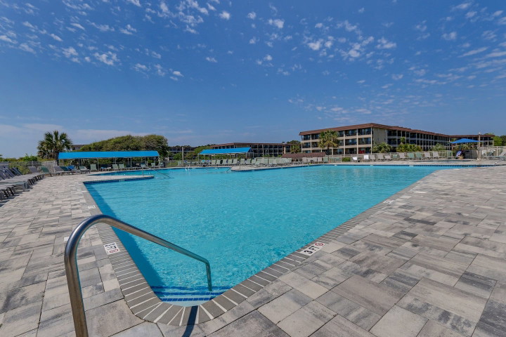 Steps From The Beach Large Pool, Family Friendly - Hilton Head Island, SC