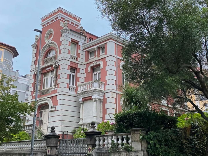 Luxury Duplex In Palacete Sotileza With Garage. - Santander