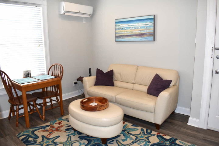 Cozy Asbury Park Beach Retreat 2 Blocks From Beach - Long Branch, NJ