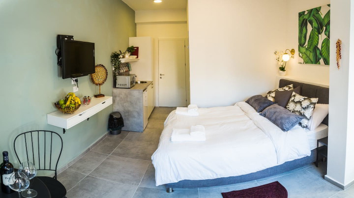 Allenby Studio - Shelter In The Building - Tel-Aviv