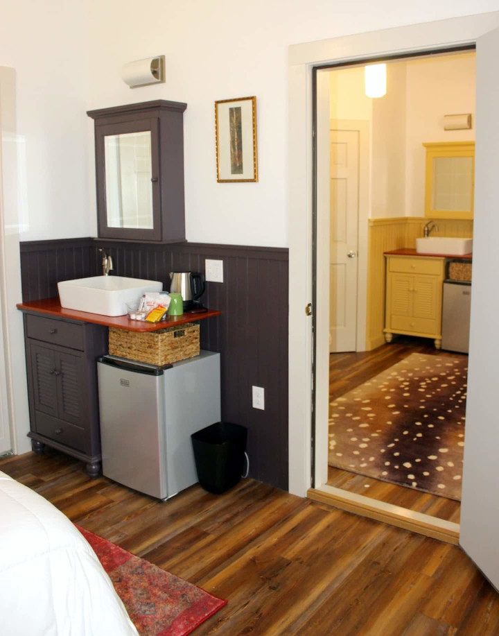 Traverse Lodge Base Camp Room 5 - Saranac Lake, NY