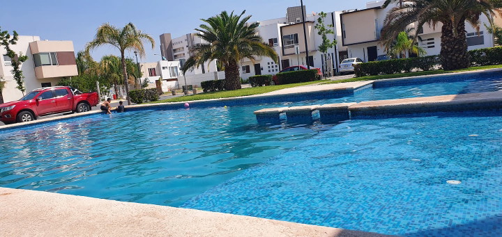Private House With Balcony Overlooking The Pool. - Monterrey