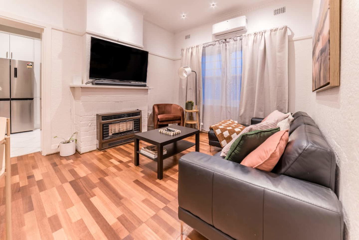 3br Glen Iris Gem Sleeps 8, Near Train & Freeway - Gippsland
