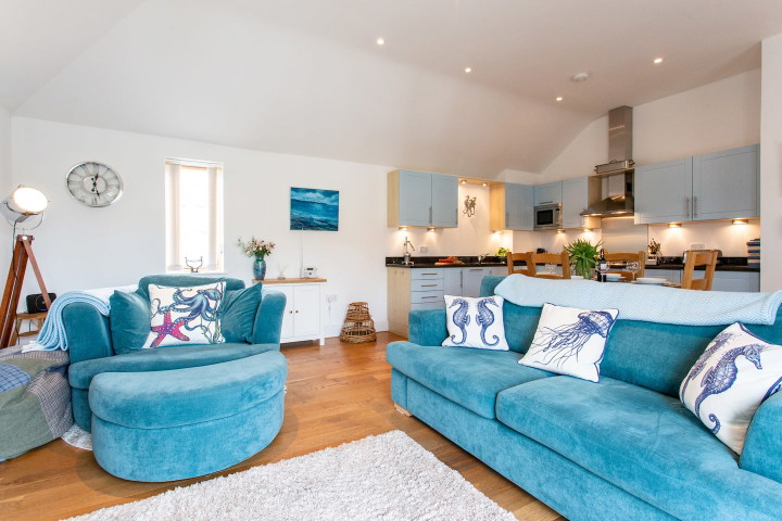 9 St Elvan's Court By Porthleven & Lizard Holidays - Porthleven