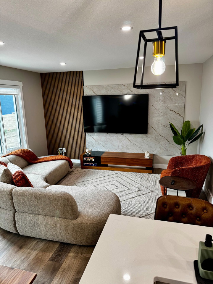 Maple House | Stylish Stay For 8 - Regina