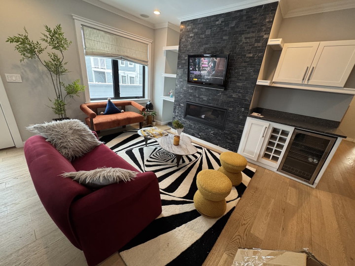 Gorgeous 2 Bed/2 Bath Furnished Unit Near Harvard - Somerville, MA