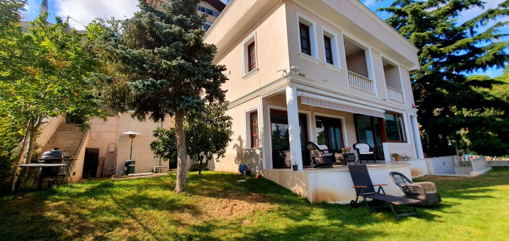 Sarıyer'de Muhteşem Boğaz Manzaralı Müstakil Villa - Riva