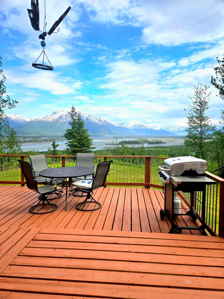 Knik Glacier Cabin | Grandmas Place - Anchorage, AK