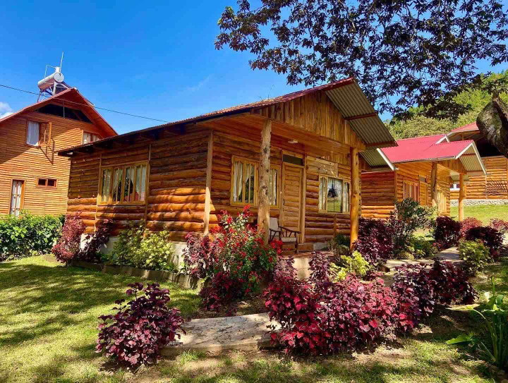 Log Cabins - Junín