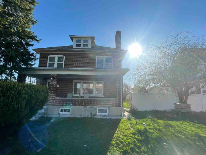 Spacious 4 Bedroom Family Home - Allentown, PA