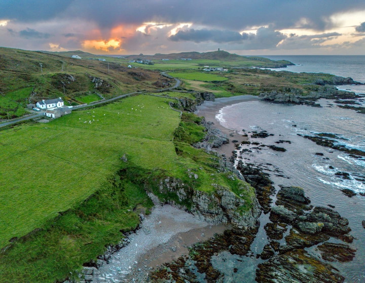 Scenic Oceanfront Retreat: Buliban Cottage - County Donegal