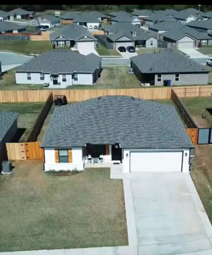 Maison Innovante à Broken Arrow Avec Grande Allée - Broken Arrow, OK
