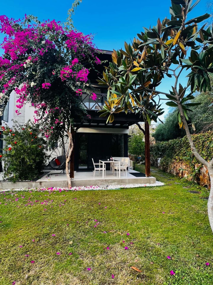Comfortable 3-bedroom Villa With Large Garden. 400 M To The Sea - Turgutreis