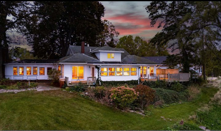 Historic Lakefront Home * Copper Beech House - Mentor, OH