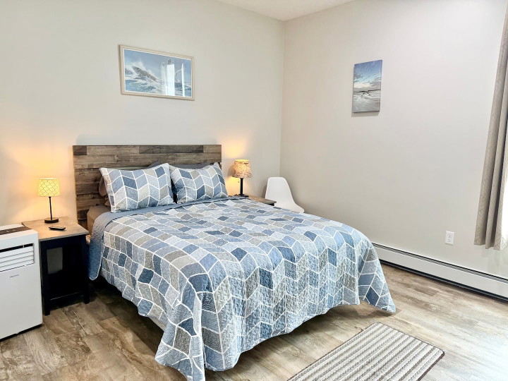 Elm Ave Suite!downtown Munising Central Location! - Munising, MI