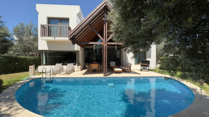 Detached Villa With Pool In Bitez. - Bitez