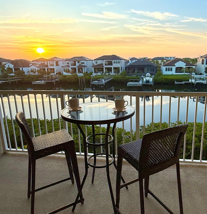 Waterfront  Walk To Beach Balconies - Tampa Bay, FL