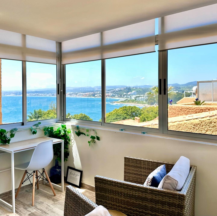 Bright & Modern Seaview Cristo Beach Apartment - Estepona
