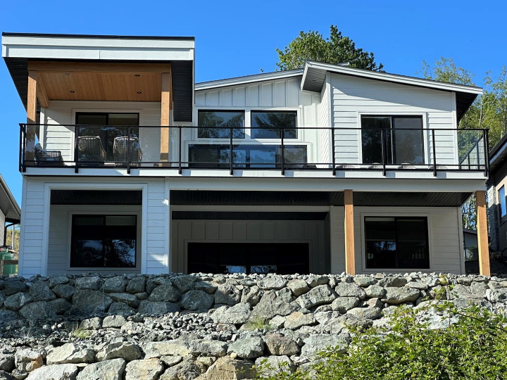 New 5 Bedroom Lake View House With Boat Slip - Lake Cowichan