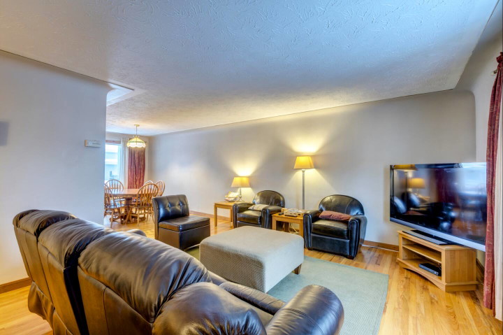 Corporate Downtown 3 Bedroom House - Whitehorse, Canada