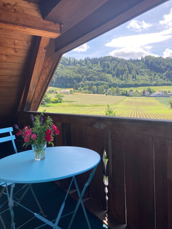Dachwohnung Mit Balkon Und Weitblick - Bern