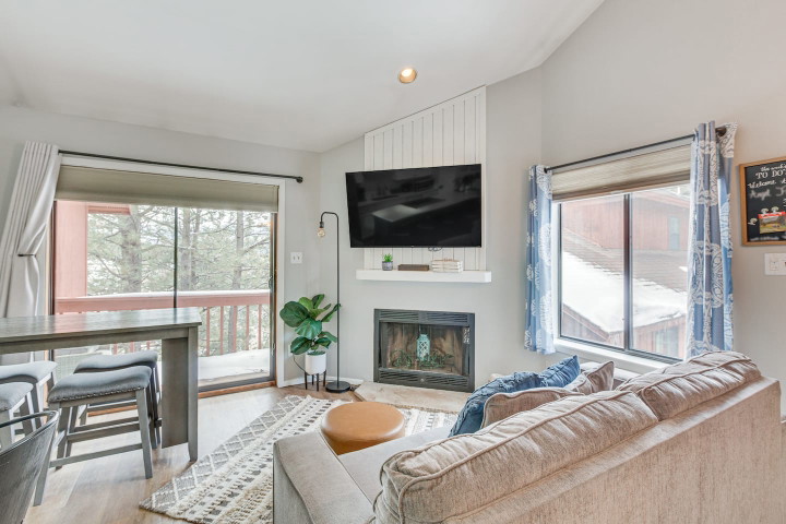 Cozy Angel Fire Condo - Walk To Ski Lift! - Angel Fire, NM