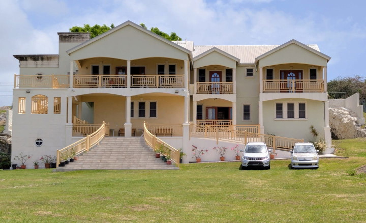 3 Bed 2 Bath Apt | Clean | Quiet | Gated | Private - Barbados