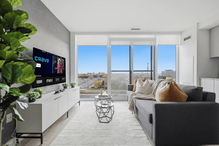 Modern Suite, Panoramic Views, Parking - Toronto, ON