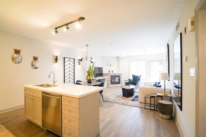 Lower Level Luxsuite - 1min Walk From Heated Pool! - Horseshoe Valley, ON