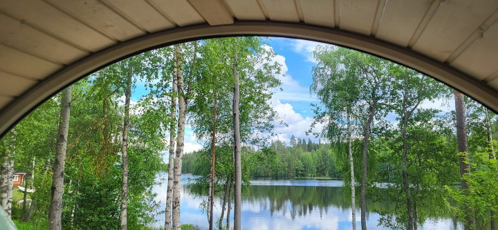 Une Perle Au Bord Du Lac. - Finland