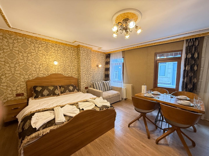 Balcony 2-bedroom Apartment Near Grand Bazaar - Fatih