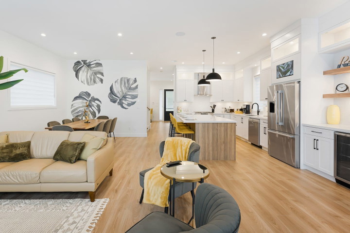Designer 4br Home, 2 Ensuites, Themed Rooms - Langley, BC