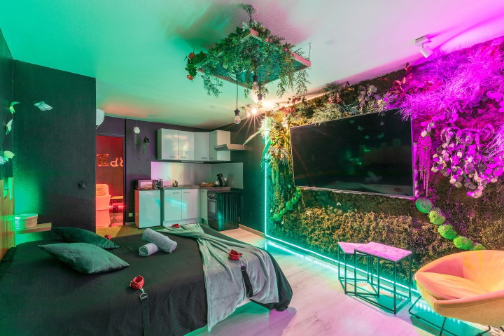 Prestige Rooms Leden Balnéo, Clim & Nuit Insolite - Pézenas