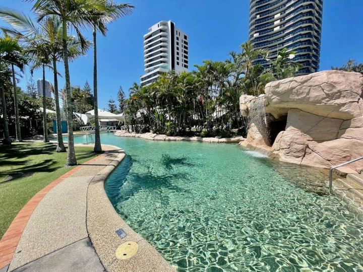 Beach, Sun & Fun At Diamond Beach Resort - Gold Coast