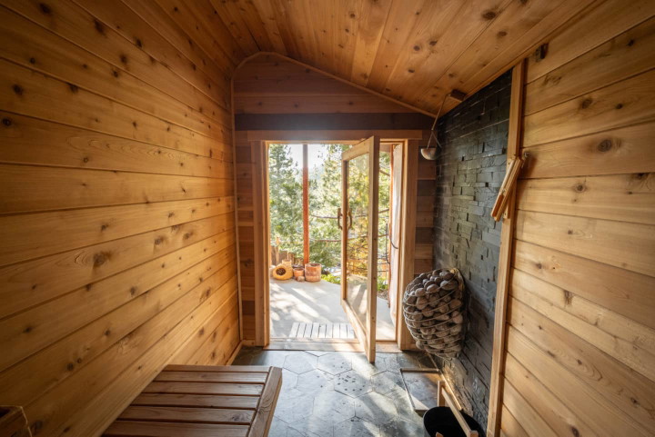 Peaceful Eco Sauna Cedar Hot Tub Ev Mountain Views - Running Springs, CA