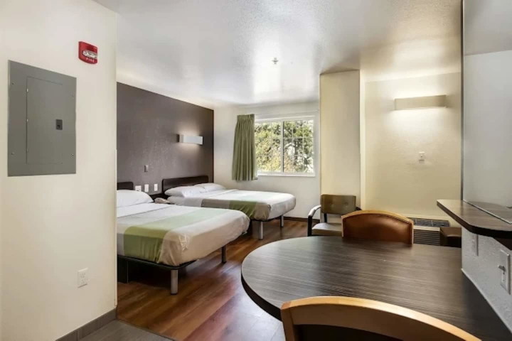 Studio Stay Near Rutgers + Parking - New Brunswick, NJ