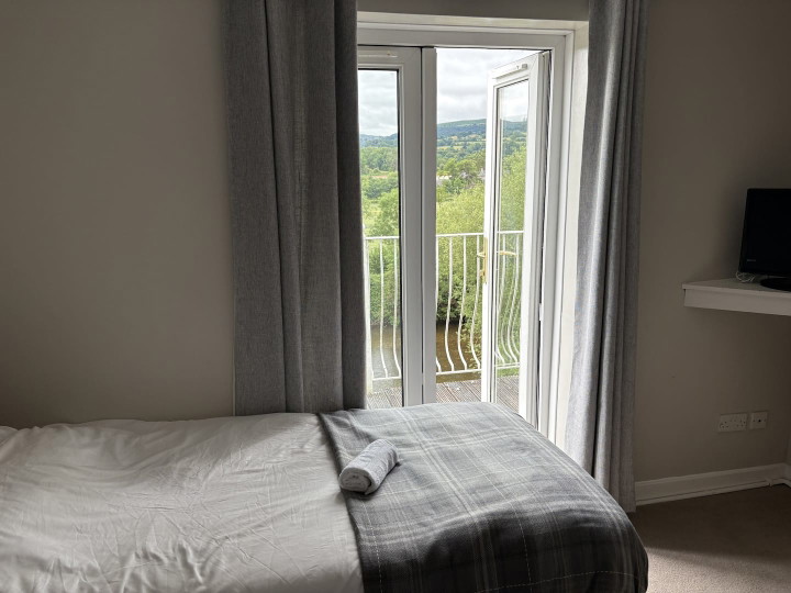 Double-standard-sdb Privée Avec Baignoire-vue Sur - Crickhowell