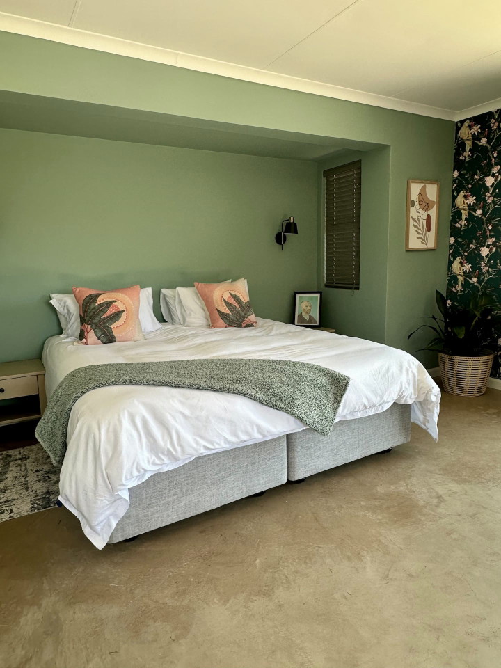 Stylish Cottage On Secure Estate - Howick
