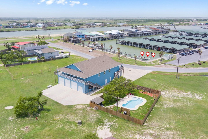 834 Laguna C - Large, Spacious 3 Bd/2ba That Gives - Port Mansfield, TX