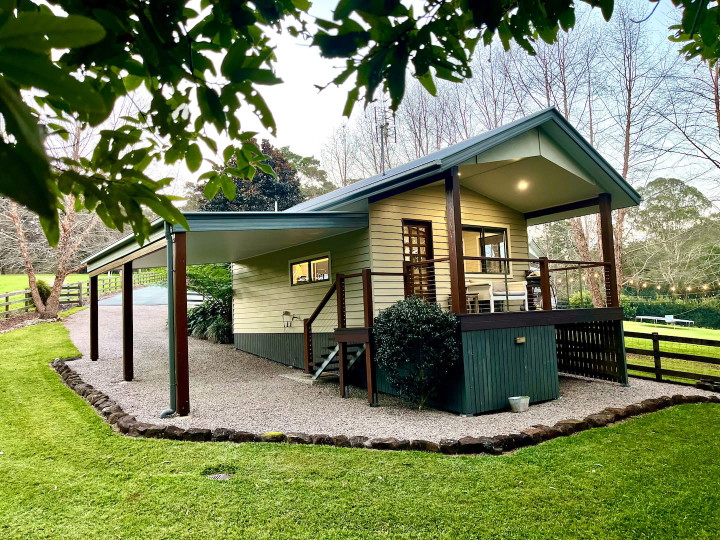Cabin On Obi Creek In North Maleny. - Maleny