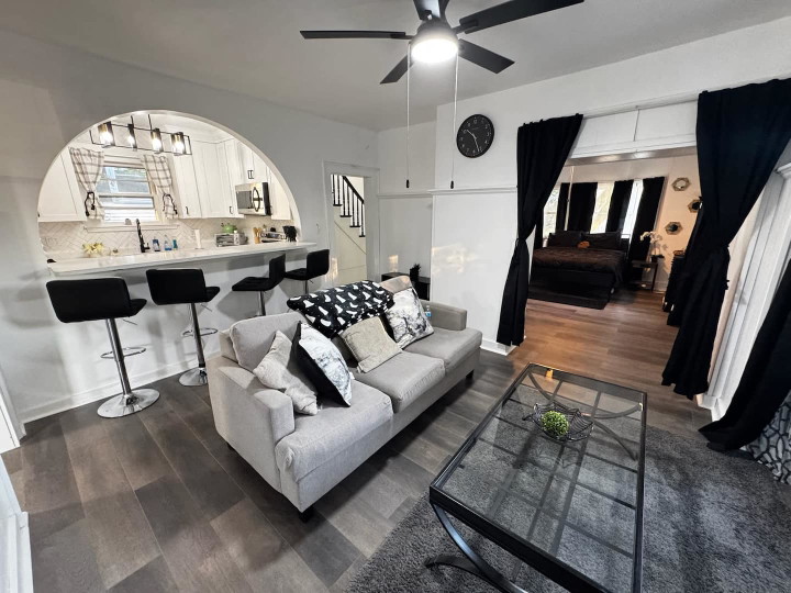 Modern Downtown Salem Retreat - Salem, MA