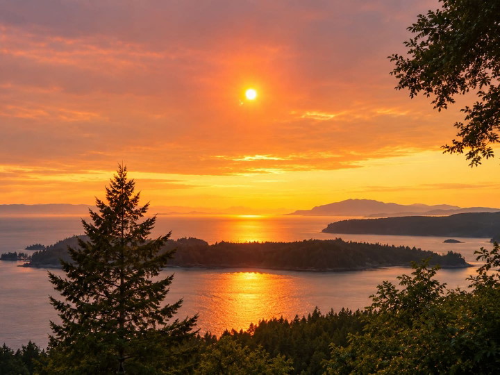 Ocean View Suite  Stunning Sunsets & Patio - Bowen Island