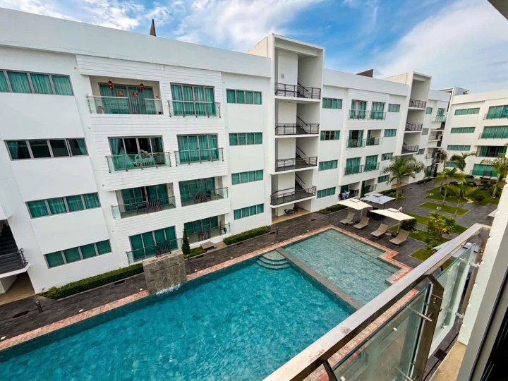 Sora Residences | Poolside 3br In Central Menglait - Brunei