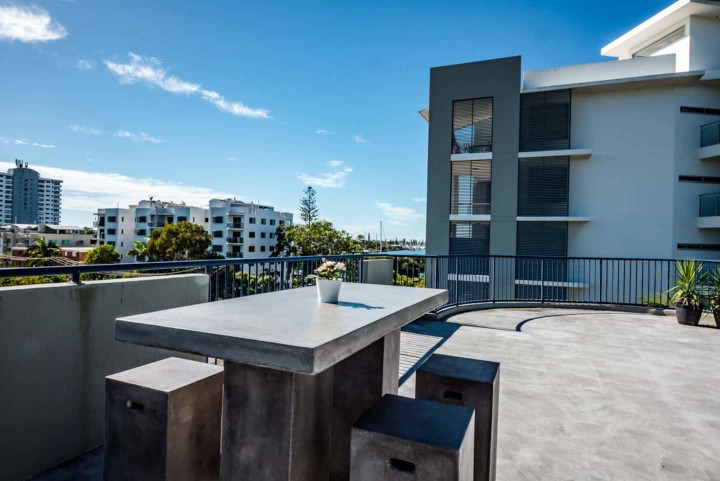 Private Rooftop 90m² - Penthouse | Walk To Beach - Sunshine Coast