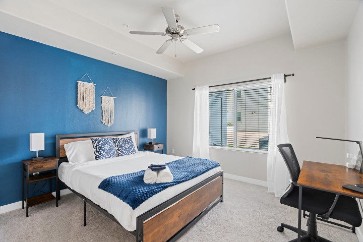Navy Walkout Suite In Tempe · Pool, Hot Tub & Gym - Tempe, AZ