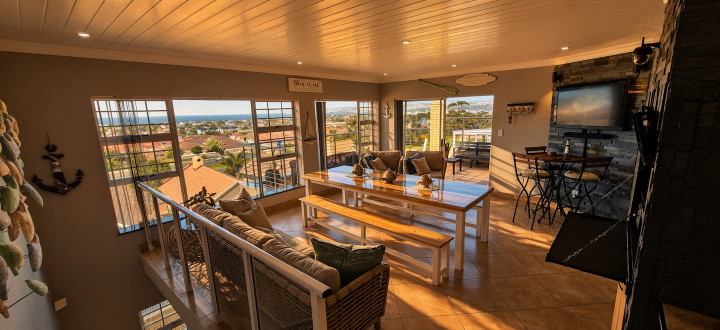 Lunava Retreat Luxury Seaview Holiday Home - Mossel Bay