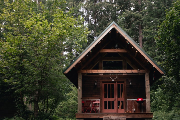 The Lodge @ Skycamp: Crafted Cabin With Hot Tub - Skykomish, WA