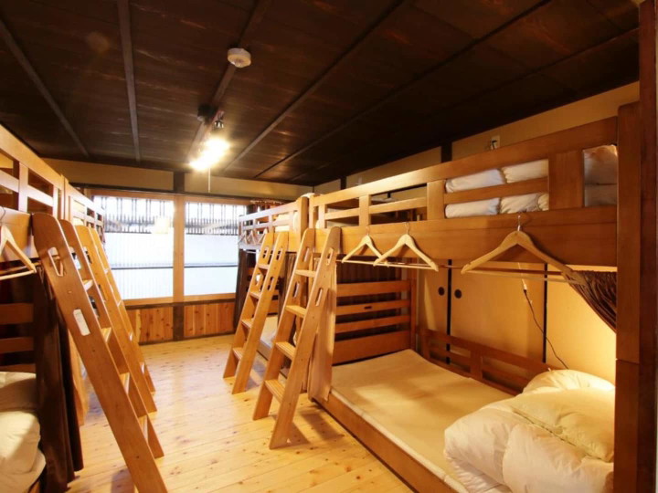 女性ドミトリー | 旅人が集う、城下町にある築100年の町家 (8名定員) 岩村城下町 ゲストハウス - Nakatsugawa