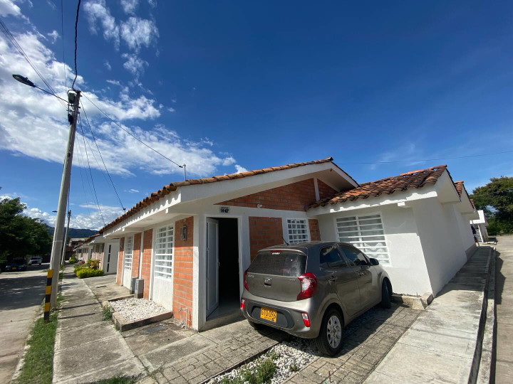 Agradable Casa Cerca A Sitios De Interés Tranquilo - Roldanillo